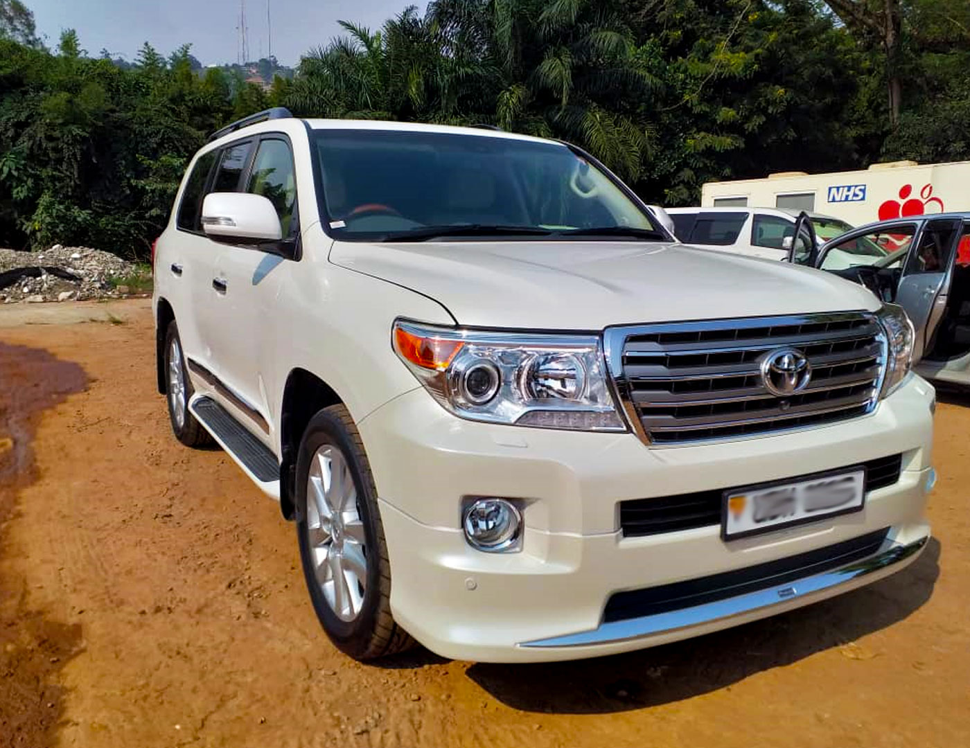 Toyota Land Cruiser VX/V8 - Car Rental in Rwanda